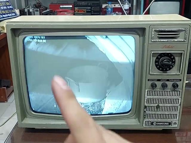Tivi 24 inch đời cũ siêu đẹp. Cách tìm mua tivi ngày xưa chất lượng ...